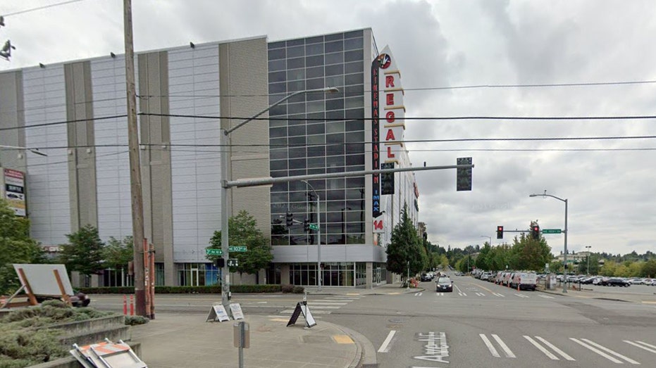 Seattle moviegoers flee after man with gun threatens to 'shoot everyone ...