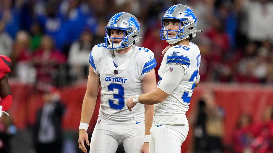 Lions' Jake Bates drills game-winning field goal to beat Texans on ...