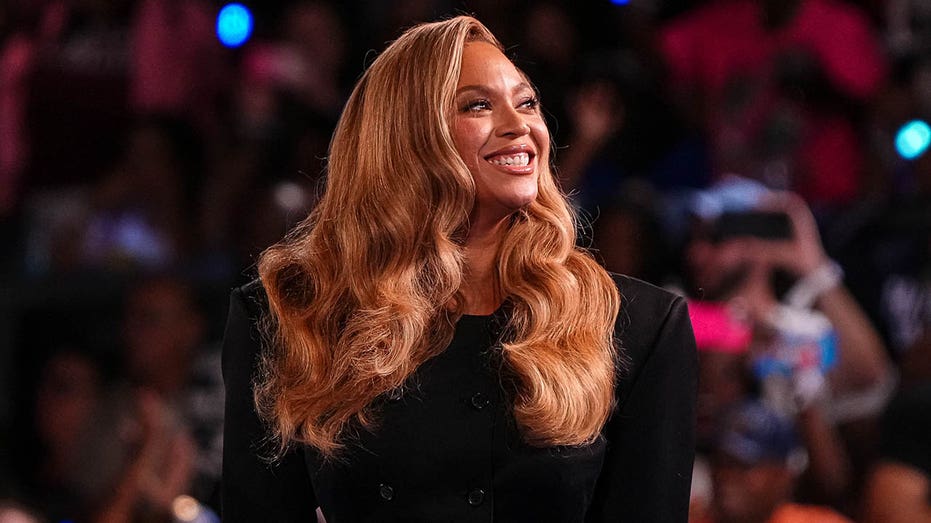 NFL to extend halftime for Beyoncé's performance on Christmas Day ...