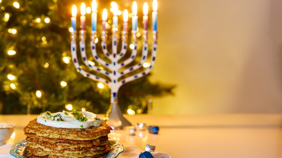 'Chrismukkah' celebration combines foods of Christmas and Hanukkah ...