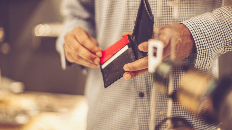 Wallets for men that are winter-ready - FOX 24 WTAT