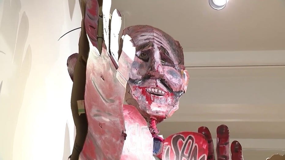 Residents call out Chicago officials for 'harmful' display depicting ...