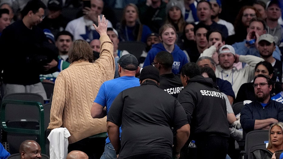 Mavericks fans ejected over 'Fire Nico' protests amid growing animosity ...
