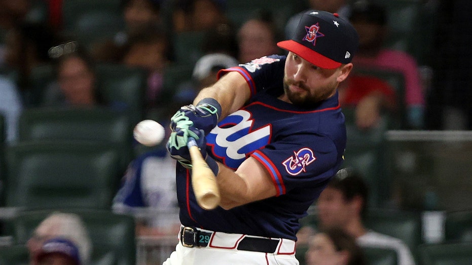 Cal Raleigh victorious in 2025 Home Run Derby, becomes 1st catcher ever ...