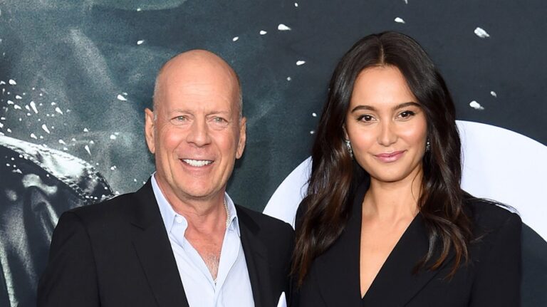 Bruce Willis showed 'alarming' warning signs before dementia diagnosis ...