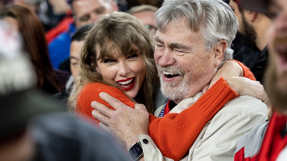 Travis Kelce's dad shares details of son's proposal to Taylor Swift - FOX 24 WTAT