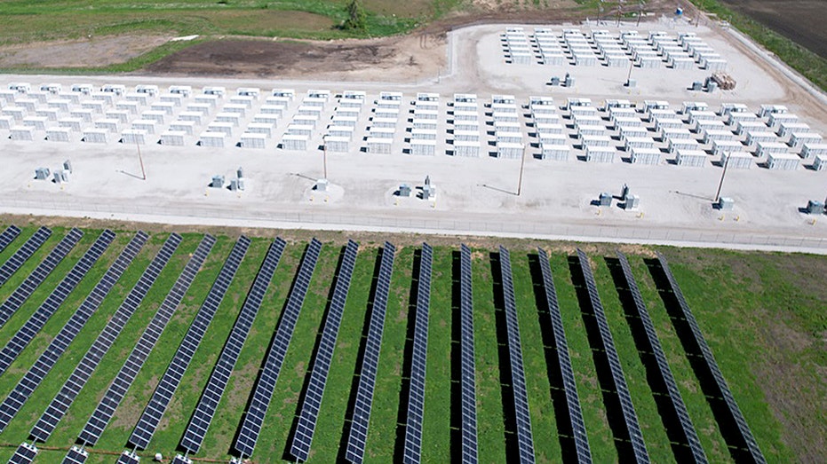 Wisconsin unveils historic solar farm with battery storage for round ...