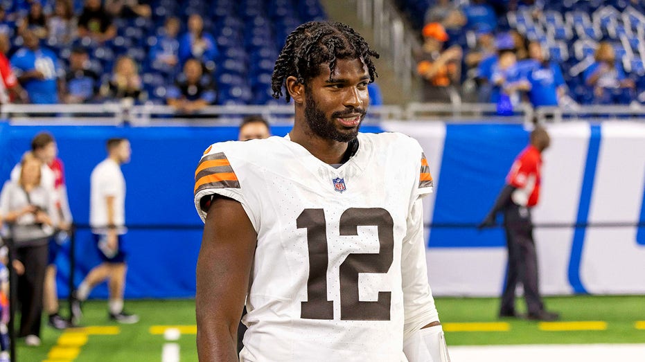 Super Bowl–winning coach questions why third-string QB Shedeur Sanders ...