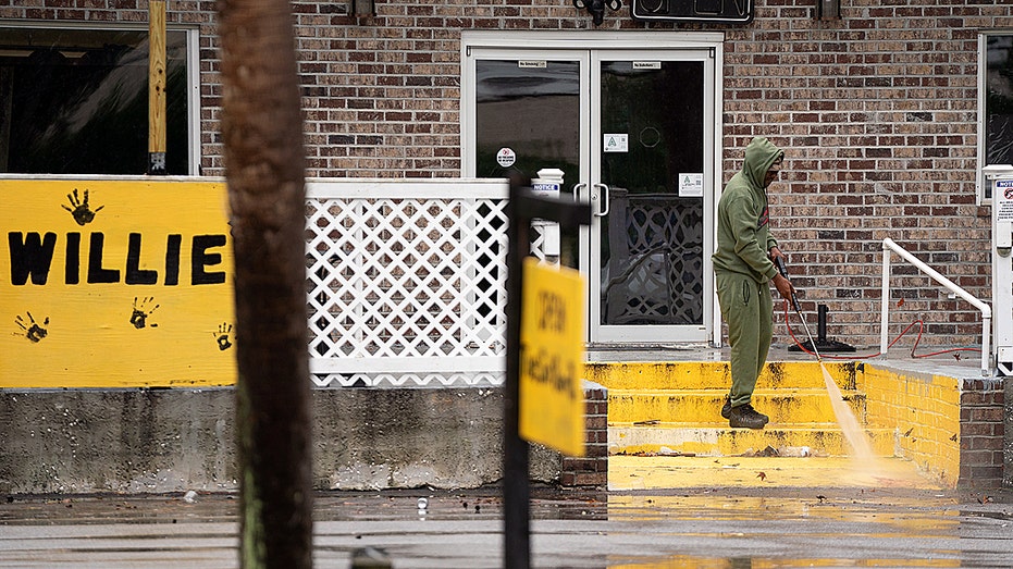 Shooting at crowded South Carolina bar leaves at least 4 dead, 20 others injured - FOX 24 WTAT