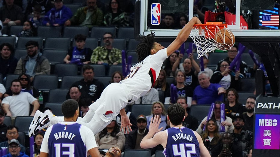 Trail Blazers' Shaedon Sharpe wows NBA fans with posterizing dunk over ...