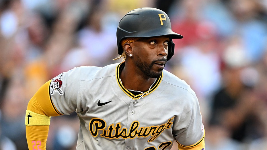 Pirates legend Andrew McCutchen calls out team for fan fest snub on ...