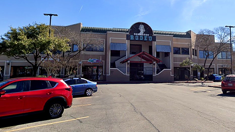 Off-duty deputy shot and killed while working security job in Texas ...