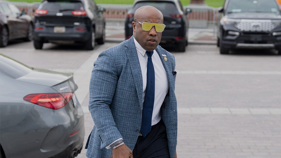 GOP lawmaker's absence nearly hands Democrats win on Trump war powers ...