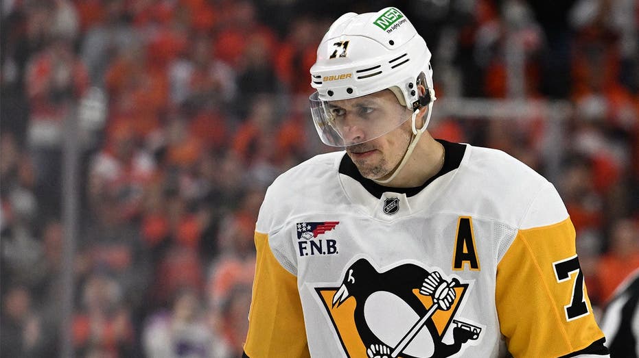 Young Flyers fans gives Penguins star Evgeni Malkin a perfect Philly ...