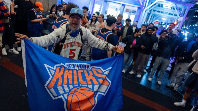 Knicks fans send NYC into chaos after franchise reaches first NBA ...